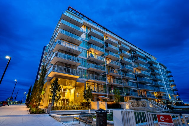 Cascade At The Pier - Lower Lonsdale - 185 Victory Ship Wy Lower ...