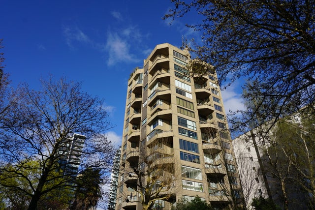 Alexandra Park - 1236 Bidwell St West End VW Vancouver West - Nicolas ...