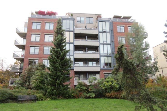 Solo - 2228 Marstrand Av Kitsilano Vancouver West - Nicolas Blachette