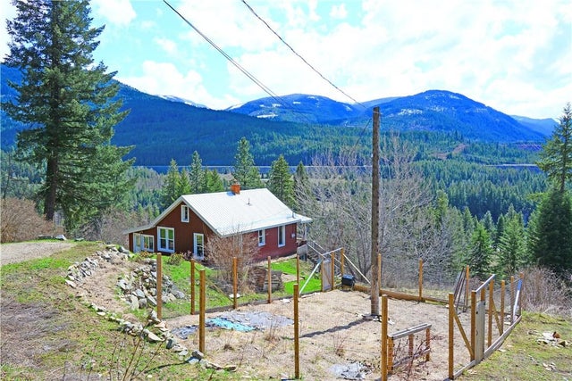 3454 South Slocan Village Road - South Slocan, British Columbia Single ...