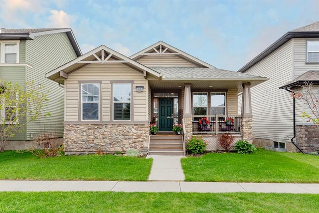 152 Prestwick Manor SE - Calgary SE Detached, 3 Bedrooms - Darcy Brown