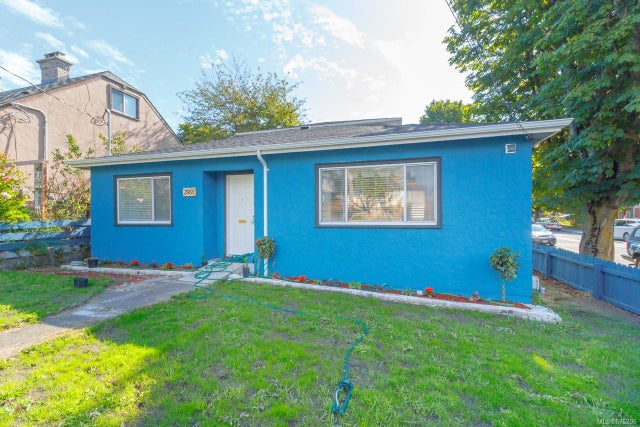 2901 Quadra St - Victoria Single Family Residence, 6 Bedrooms - Greater ...